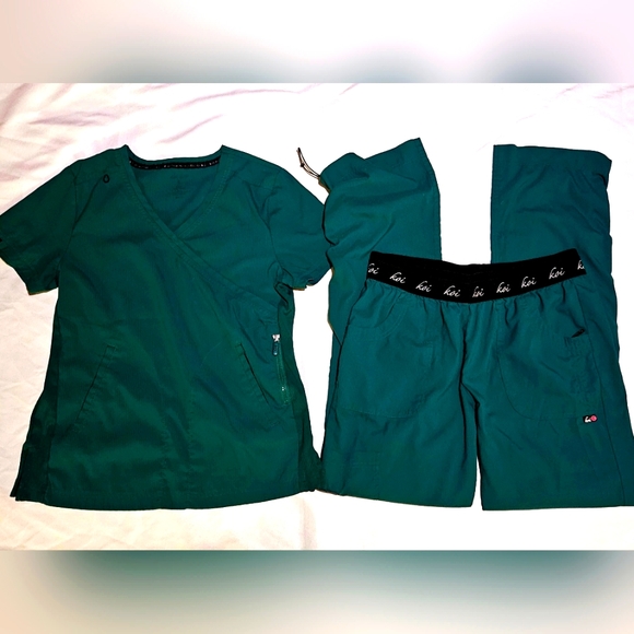 koi | Other | Koi Lite Scrub Set In Hunter Green Small Top Medium Tall ...
